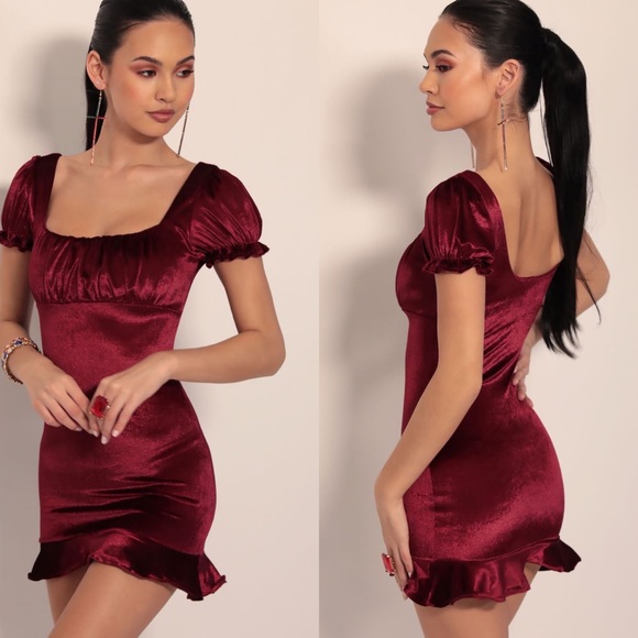 Lucy in the Sky | Dresses | Lucy In The Sky Kristina Puff Sleeve Velvet ...